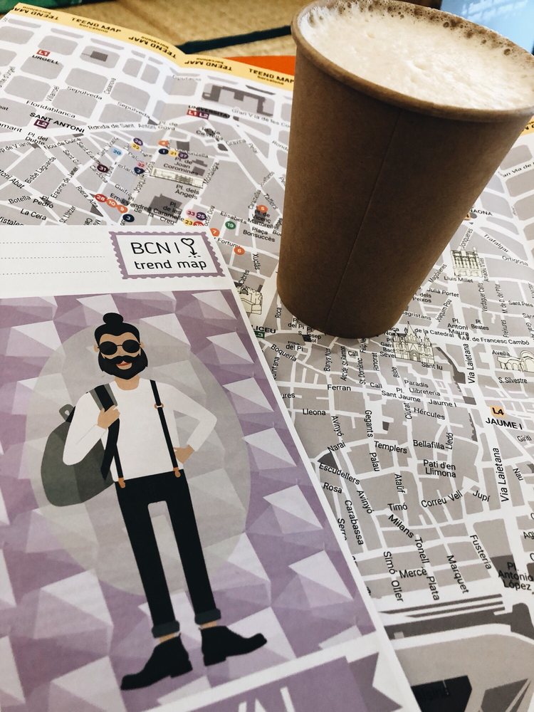 MOOZEN SMOOTHIES - Updated July 2024 - 18 Photos - Carrer del Peu de la ...