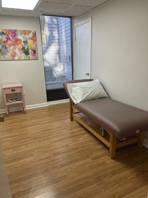 LIQUID GOLD IV BAR - Updated October 2025 - 23 Photos - 7 Kimball Ln ...