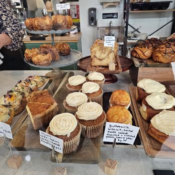 TWO BEES CAFE & PATISSERIE - Updated October 2025 - 56 Photos & 35 ...