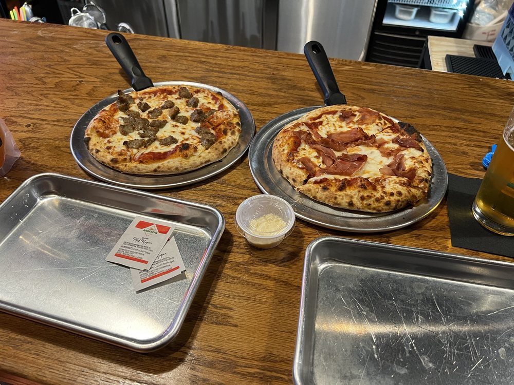 BOOMBOX PIZZA BAR - Updated October 2024 - 15 Photos - 1156 E Commerce ...