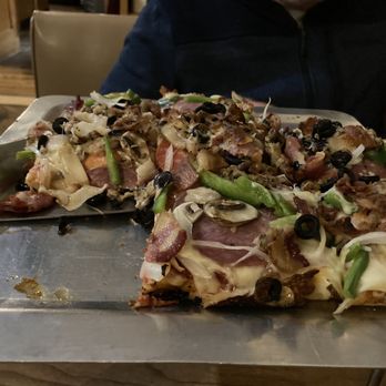 BROOMSTACK KITCHEN & TAPHOUSE - Updated July 2024 - 65 Photos & 90 ...