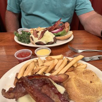 COLBY’S - Updated June 2024 - 75 Photos & 131 Reviews - 202 W 3rd St ...