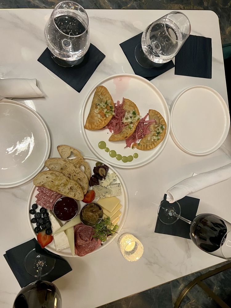 ELEVEN KITCHEN & BAR - Updated December 2025 - 226 Essex St, Lawrence ...