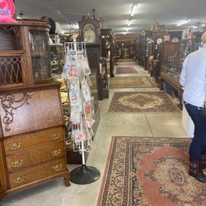 ALBRECHT AUCTION SERVICE - Updated June 2025 - 10 Photos - 875 State Rd ...