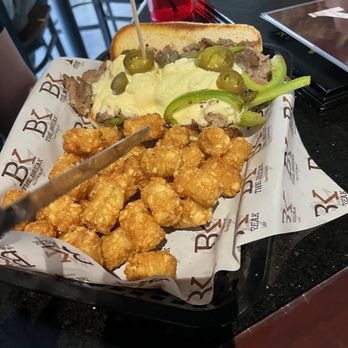 THE BREAK SPORTS GRILL DOWNTOWN SLC - Updated September 2024 - 66 ...