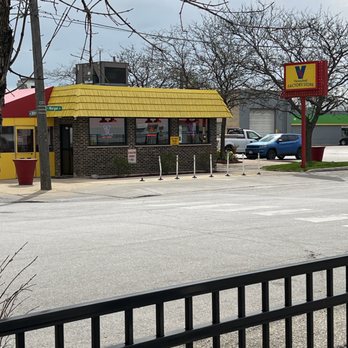 VIENNA BEEF FACTORY STORE - Updated December 2025 - 112 Photos & 57 ...