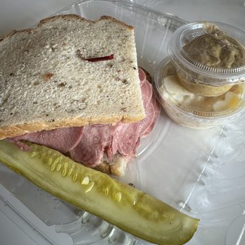 THE ESSEN ROOM - Updated October 2025 - 262 Photos & 237 Reviews - 25 ...