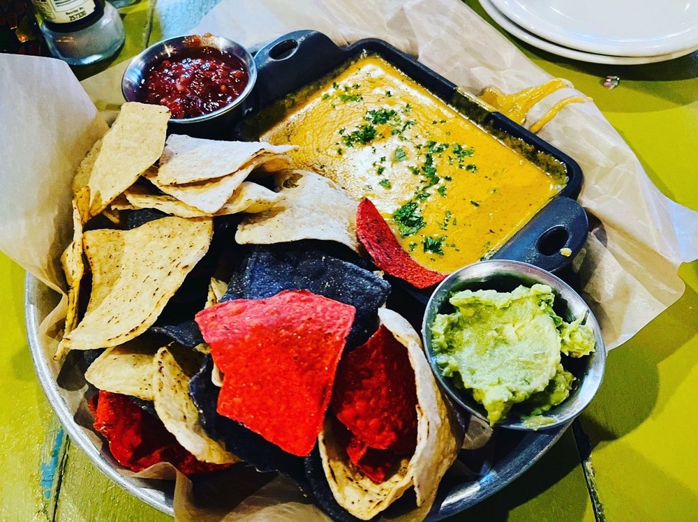 BOSTWICK LAKE INN - 91 Photos & 148 Reviews - Rockford, Michigan ...