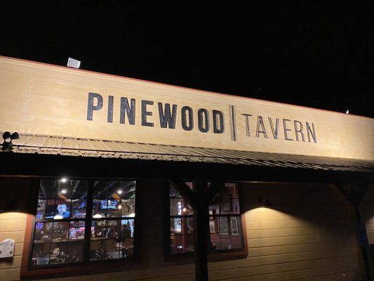 PINEWOOD TAVERN - Updated December 2025 - 185 Photos & 276 Reviews ...