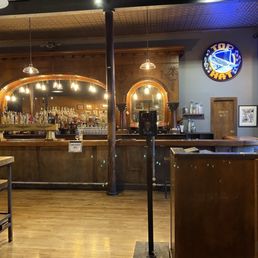 TOP HAT - Updated July 2025 - 299 Photos & 319 Reviews - 134 W Front St ...