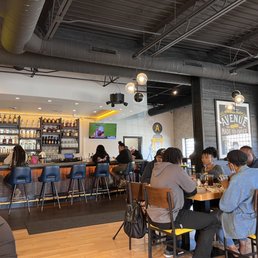 AVENUE AMERICAN BISTRO - Updated April 2026 - 1374 Photos & 1132 ...
