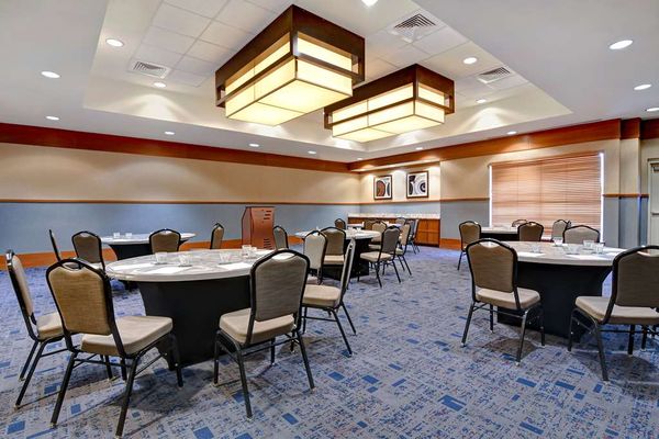 DOUBLETREE BY HILTON HOTEL PHOENIX TEMPE - Updated December 2025 - 384 ...