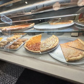 KORONET PIZZA - Updated June 2024 - 130 Photos & 83 Reviews - 1110 ...