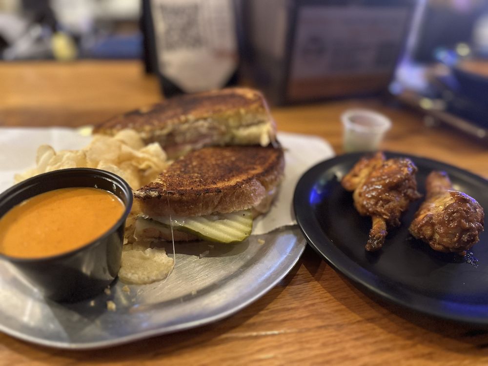 GEN X TAVERN - Updated July 2024 - 437 Photos & 296 Reviews - 103 E ...