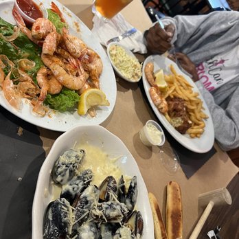 COSTAS INN - Updated August 2024 - 485 Photos & 387 Reviews - 4100 N ...