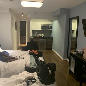 HOTEL 3232 - Updated December 2025 - 120 Photos & 128 Reviews - 32 E ...