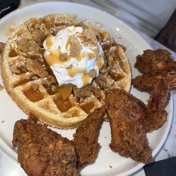 SOUTHERN QUEENZ RESTAURANT & BAR - Updated November 2024 - 295 Photos ...