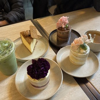 HINAR DESSERT BAR & CAFE - Updated March 2025 - 1679 Photos & 495 ...