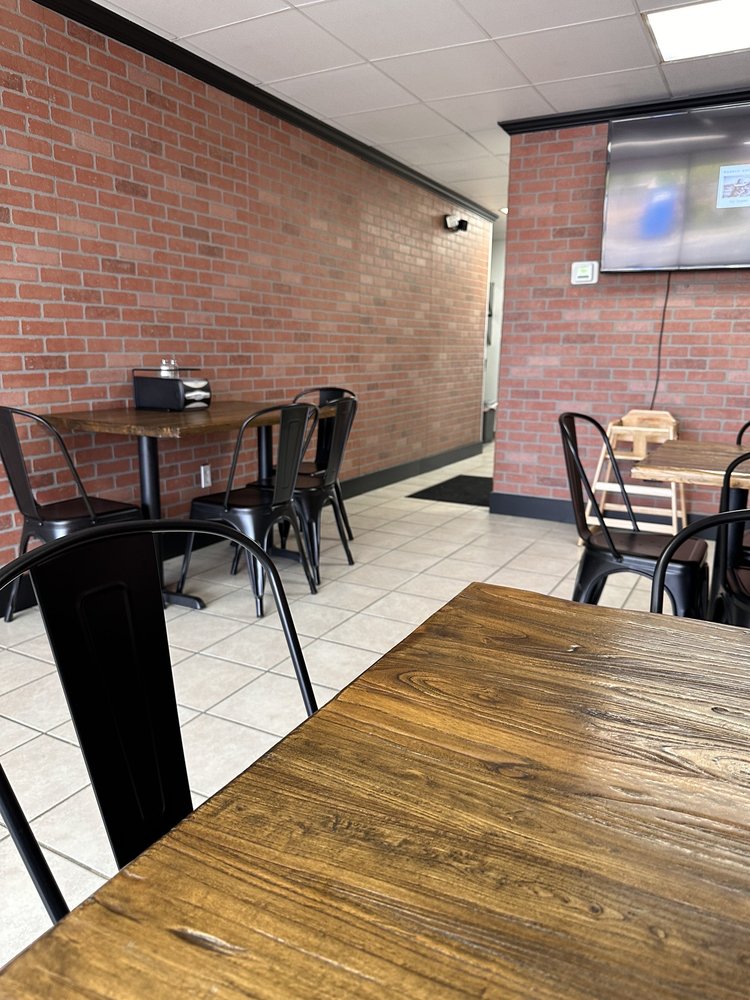 Ferroni’s Pizza, Manteca | Roadtrippers