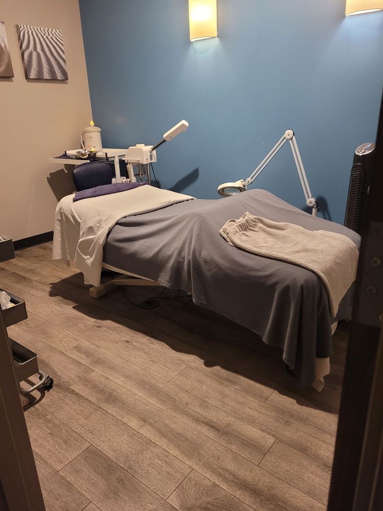 HAND & STONE MASSAGE AND FACIAL SPA - Updated December 2025 - 15 ...