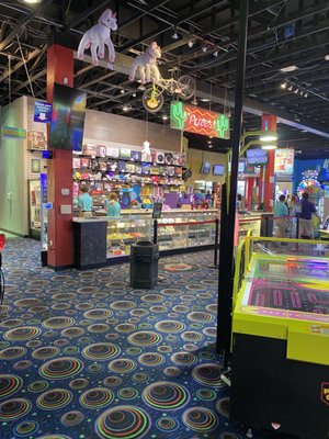 HINKLE FUN CENTER - Updated July 2025 - 88 Photos & 99 Reviews - 12931 ...