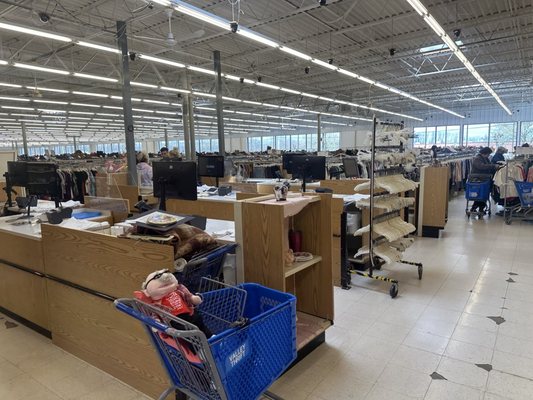 VALLEY THRIFT STORE - Updated January 2026 - 10 Photos & 84 Reviews ...
