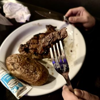 ROUND THE BEND STEAKHOUSE - Updated January 2026 - 192 Photos & 179 ...