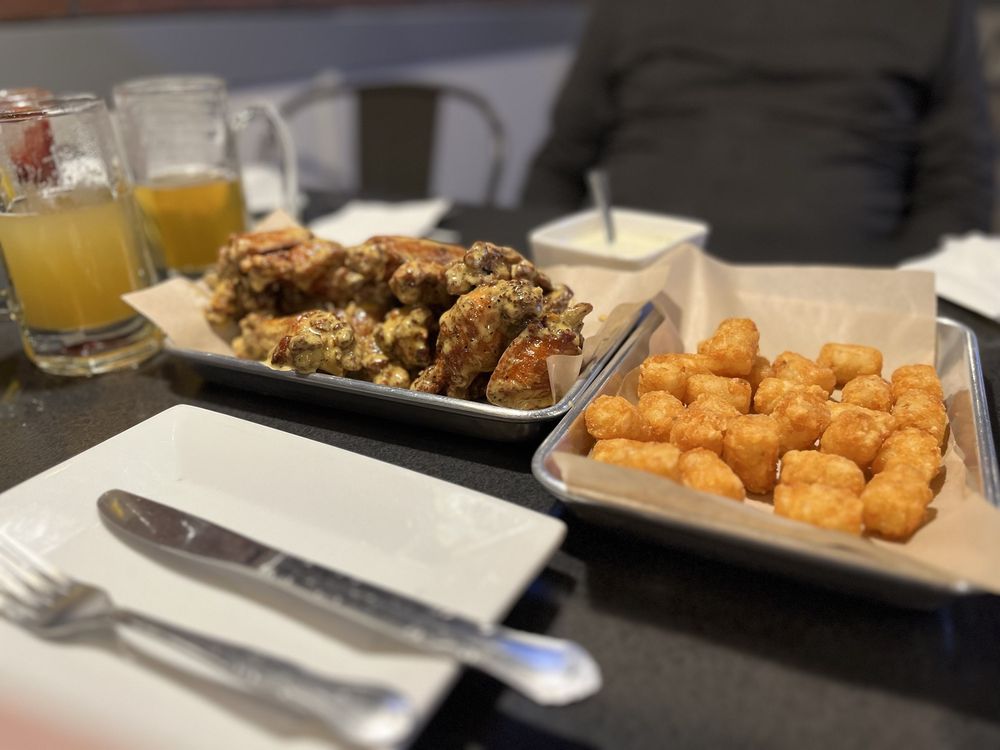 THE GASTROPUB - Updated March 2025 - 76 Photos & 56 Reviews - 3562 E ...