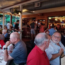 TUCKAHOE INN - Updated July 2025 - 229 Photos & 380 Reviews - 1 Harbor ...