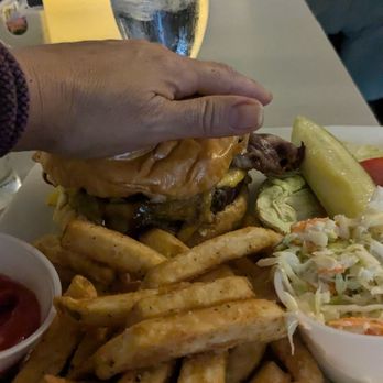 MUSCOOT TAVERN - Updated December 2025 - 214 Photos & 272 Reviews - 105 ...