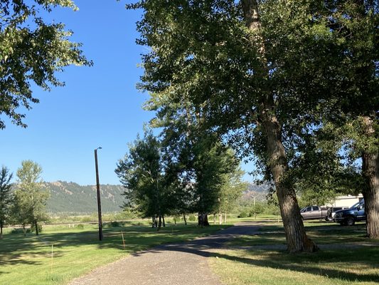 BERNIE & SHARON’S RIVERFRONT RV PARK - Updated July 2025 - 22 Photos ...