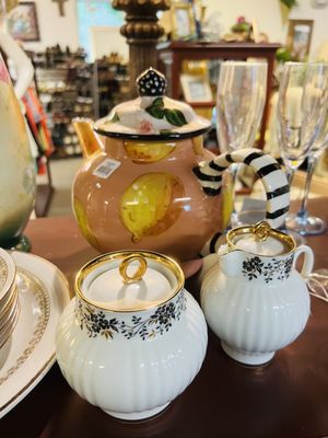 QUANTUM HOUSE RESALE SHOP - Updated September 2025 - 38 Photos & 23 ...