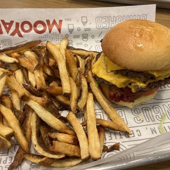 MOOYAH BURGERS, FRIES & SHAKES - Updated August 2025 - 127 Photos & 68 ...
