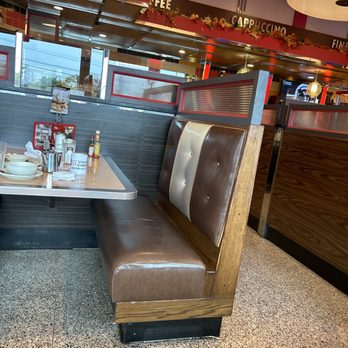 RED LINE DINER - Updated December 2025 - 926 Photos & 908 Reviews - 588 ...