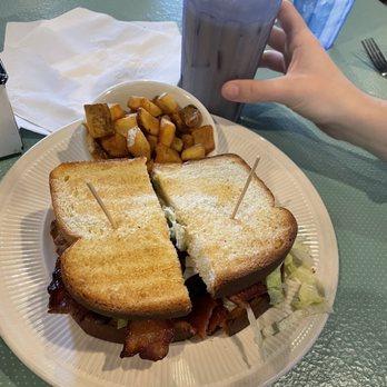 CRAZY PIG SOUTHERN KITCHEN - 202 Photos & 197 Reviews - 4700 LA-22 ...