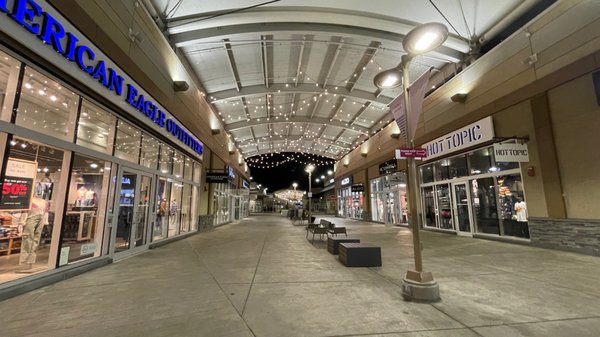 FASHION OUTLETS OF NIAGARA FALLS USA - 218 Photos & 145 Reviews - 1900 ...