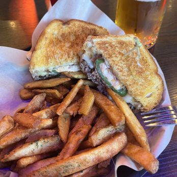 SHINDIGS COUNTRY KITCHEN BAR & STAGE - Updated October 2025 - 153 ...