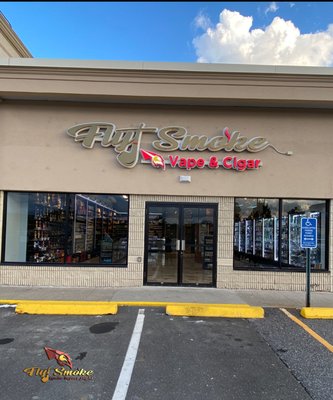 FLYT SMOKE - Updated October 2025 - 13 Photos - 20 Backus Ave, Danbury ...