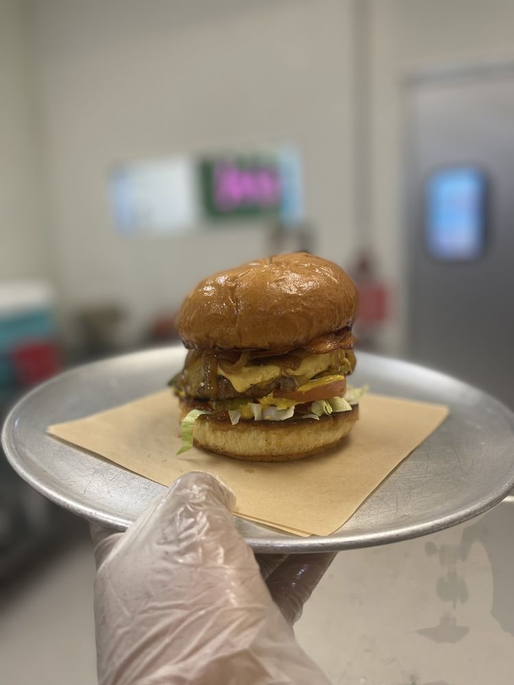 BURGERLICIOUS - Updated January 2026 - 213 Photos & 118 Reviews - 1565 ...