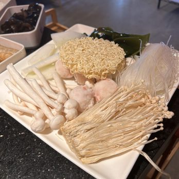 SUPREME HOT POT - Updated June 2024 - 254 Photos & 149 Reviews - 2301 ...