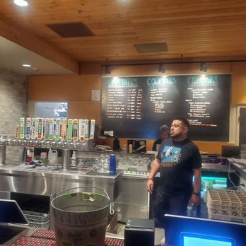 DRAKE’S: THE BARN - Updated May 2024 - 1066 Photos & 780 Reviews - 985 ...