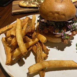 THE INDEPENDENT - Updated October 2025 - 385 Photos & 286 Reviews - 147 ...