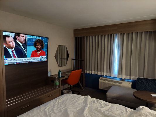 HOLIDAY INN EXPRESS FLAGSTAFF - Updated December 2025 - 138 Photos ...