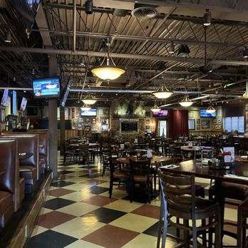 MORETTI’S RISTORANTE & PIZZERIA - MOUNT PROSPECT - Updated December ...