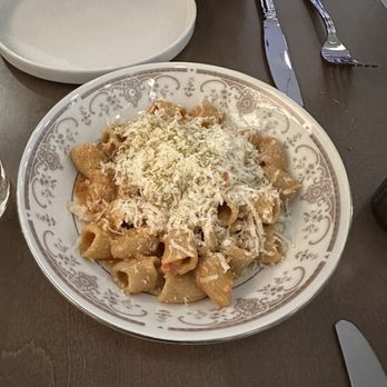 THE APERTURE - 25 Photos - 900 E McMillan St, Cincinnati, Ohio - Greek ...