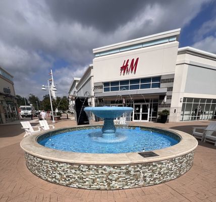 TANGER OUTLETS NATIONAL HARBOR - Updated December 2025 - 276 Photos ...