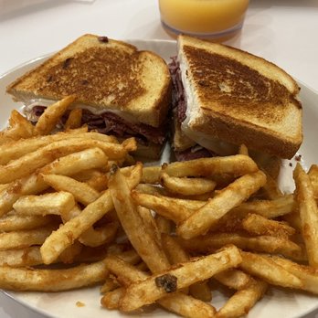 Z TWO RESTAURANT DINER AND LOUNGE - Updated December 2025 - 174 Photos ...