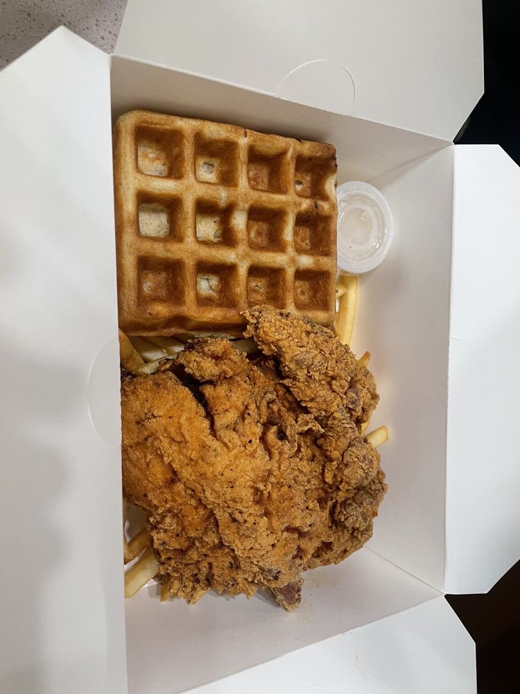 ALI’S CHICKEN & WAFFLES - Updated December 2025 - 84 Photos & 107 ...