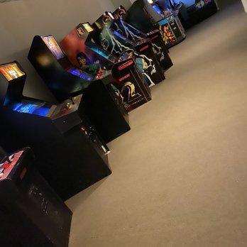 UNDERGROUND RETROCADE - Arcades at 121 W Main St, West Dundee, Illinois ...