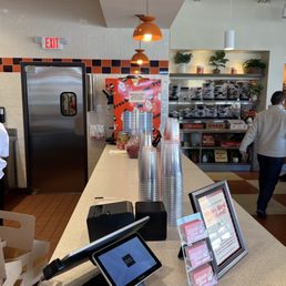 MINNIE BIRD - Updated October 2025 - 148 Photos & 104 Reviews - 1428 N ...